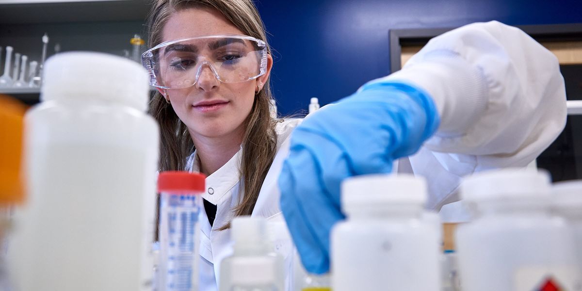 Choosing the Right Plastic Materials for Laboratory Applications: A Co ...